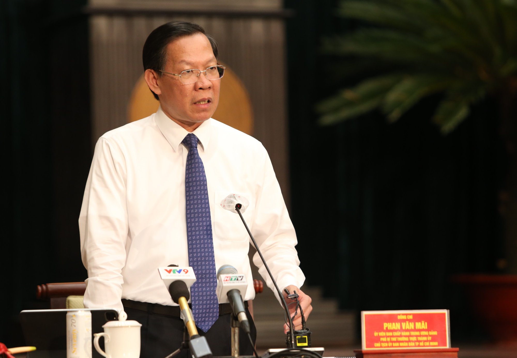 Chủ tịch UBND TPHCM thừa nhận chậm trễ trong một số nhiệm vụ