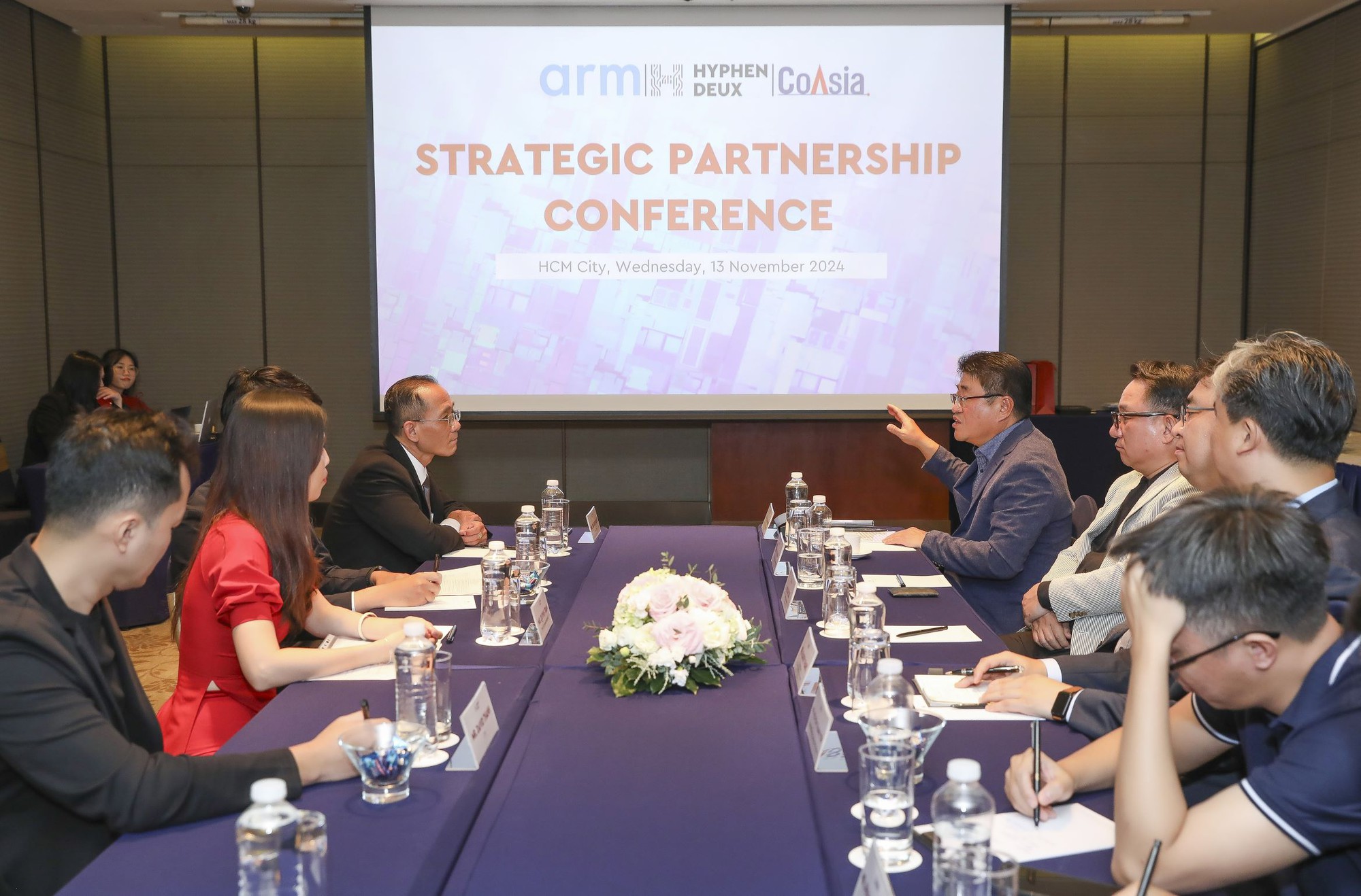 Công ty khởi nghiệp Hyphen Deux hợp tác với Arm và CoAsia SEMI thiết kế vi mạch bán dẫn