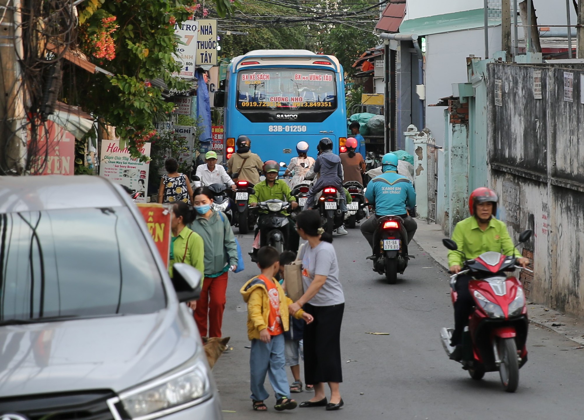 Kỷ nguyên mới không thể tồn tại ‘xe dù, bến cóc’